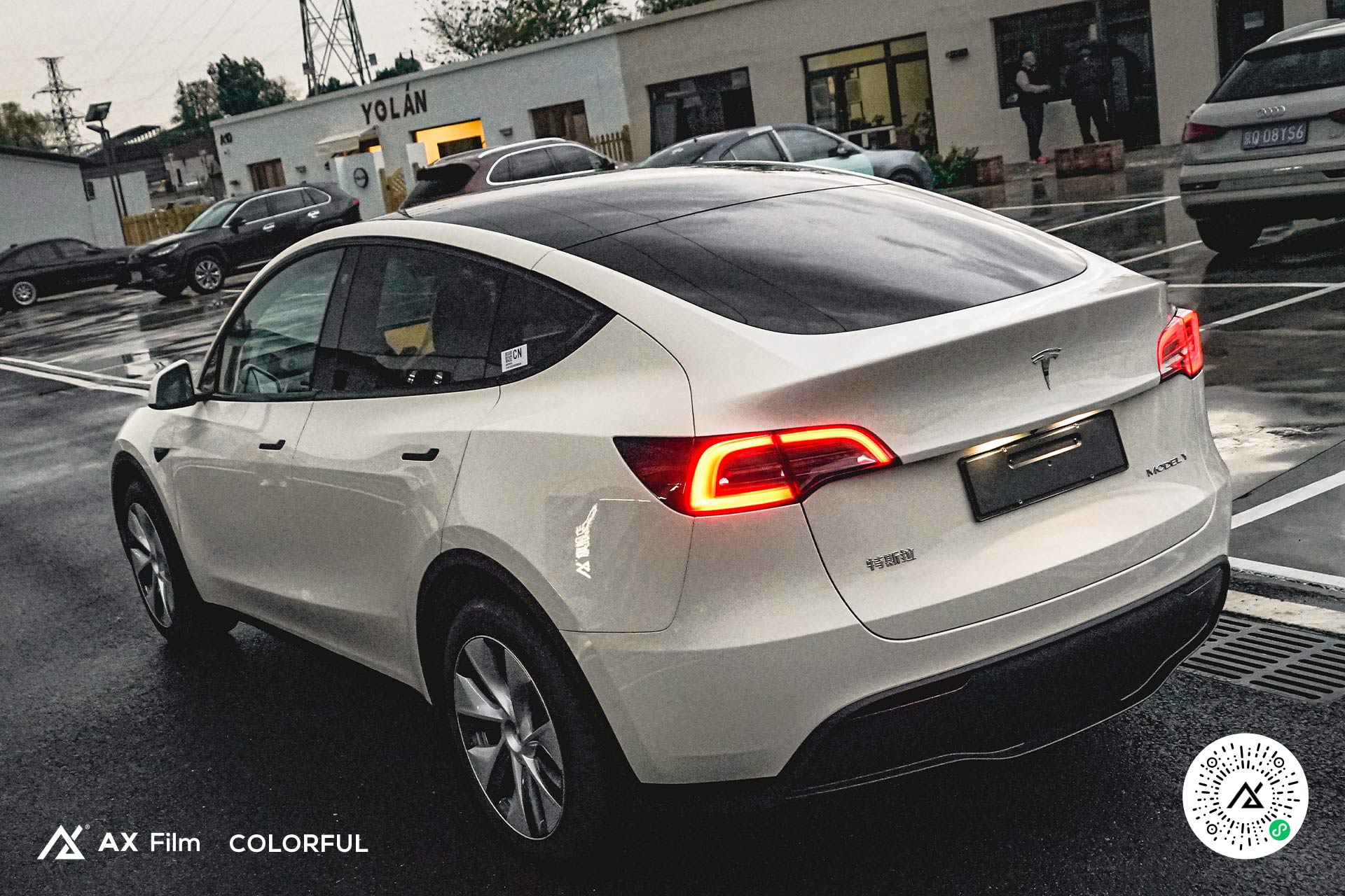 特斯拉Model Y - 胡椒白