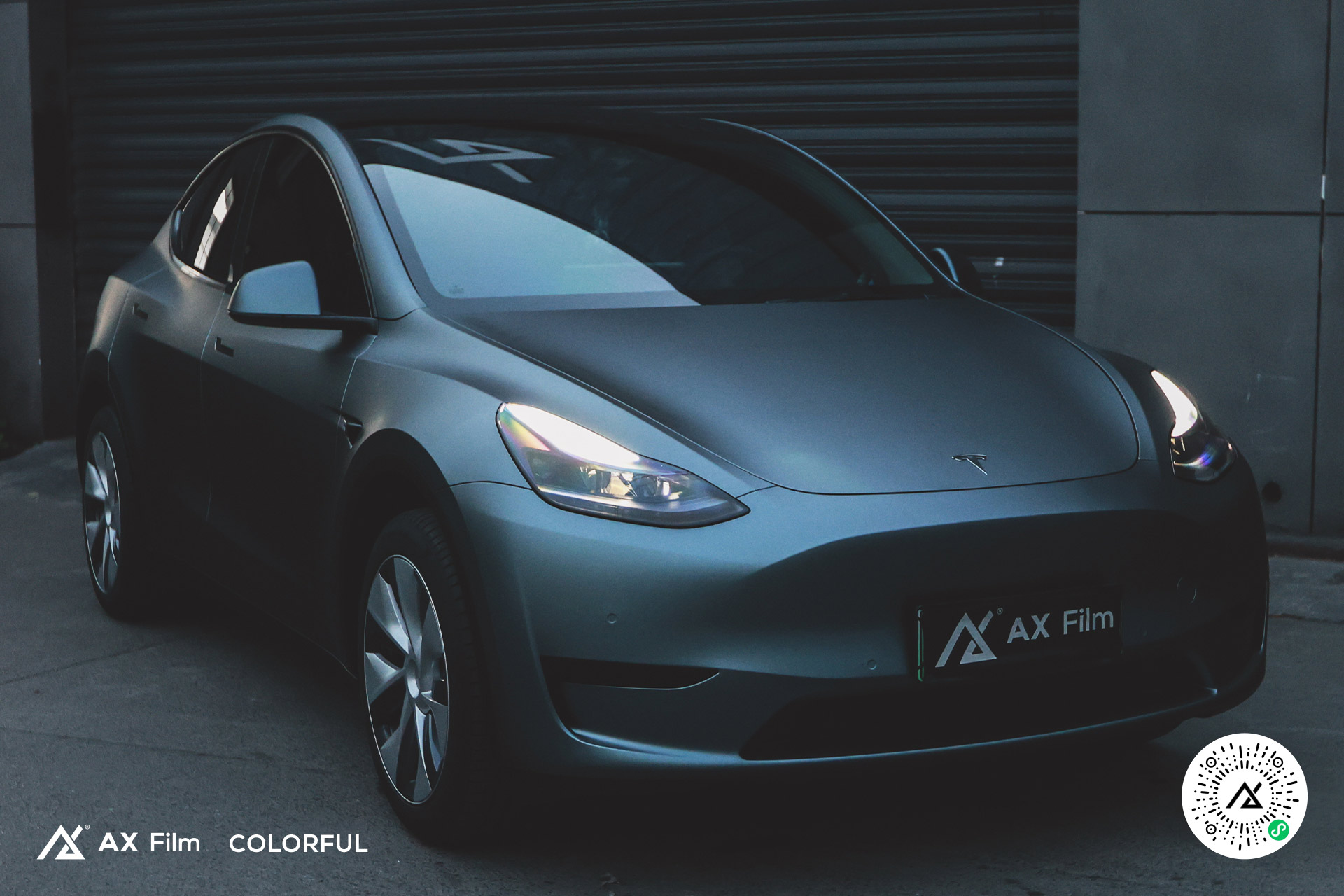 特斯拉Model Y - 超亚灰蓝