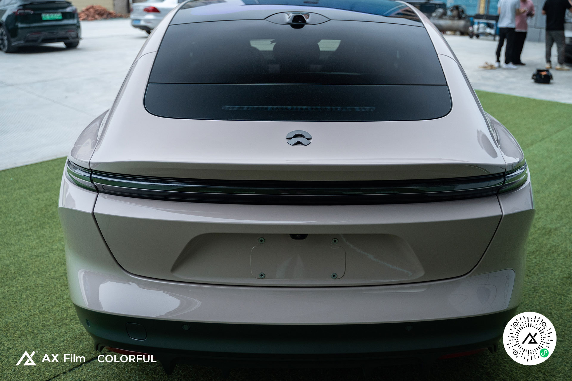 蔚来ET5 - 镜空粉