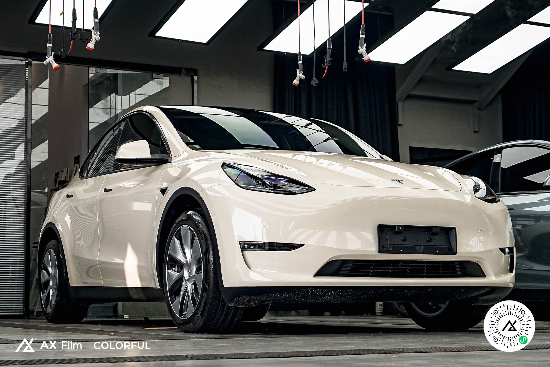 特斯拉Model Y - 胡椒白