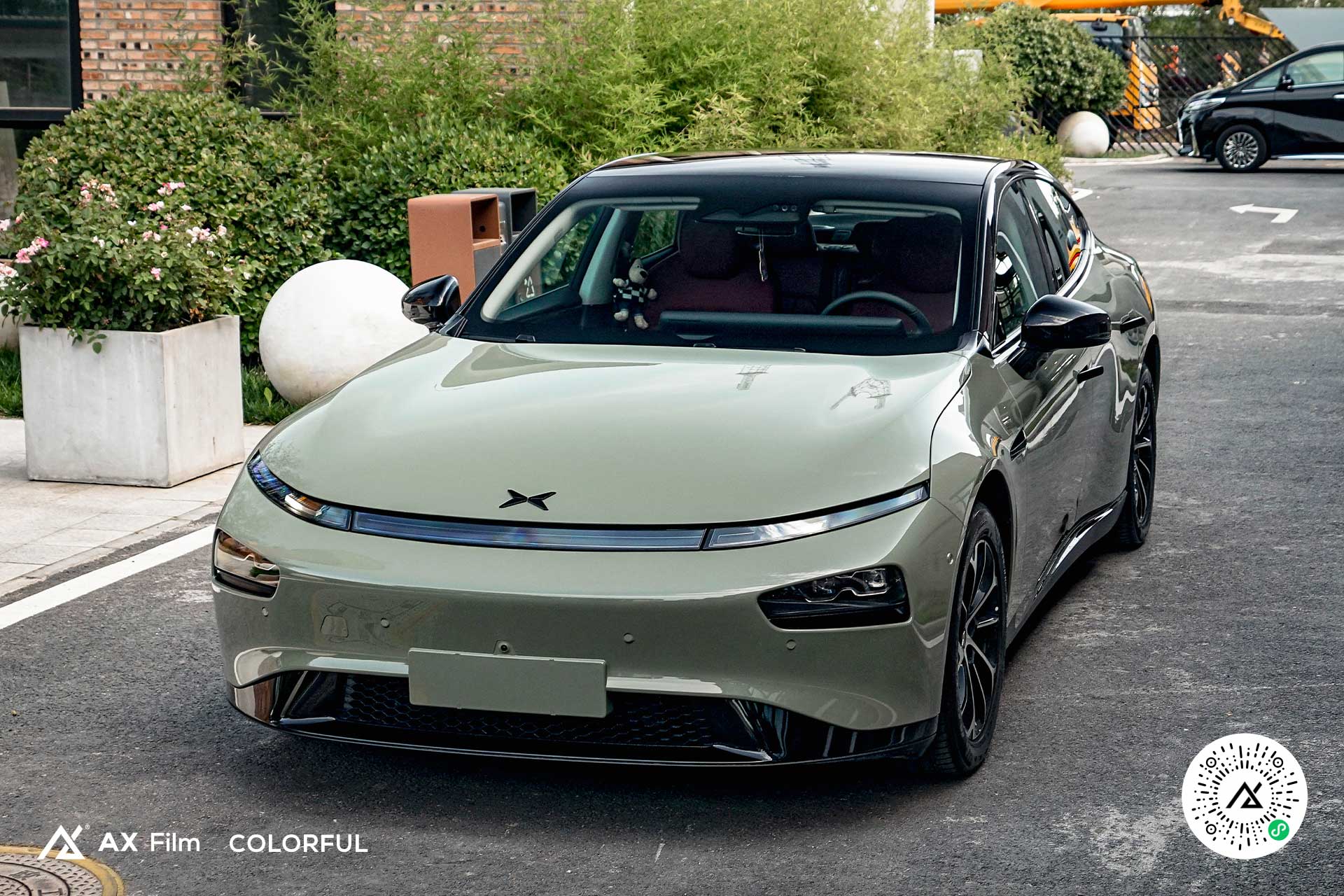 小鹏P7 - 高亮卡其绿