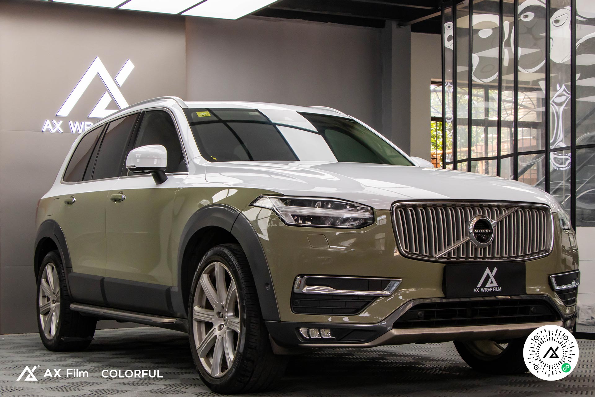 沃尔沃XC90 - 钢琴白+高亮卡其绿