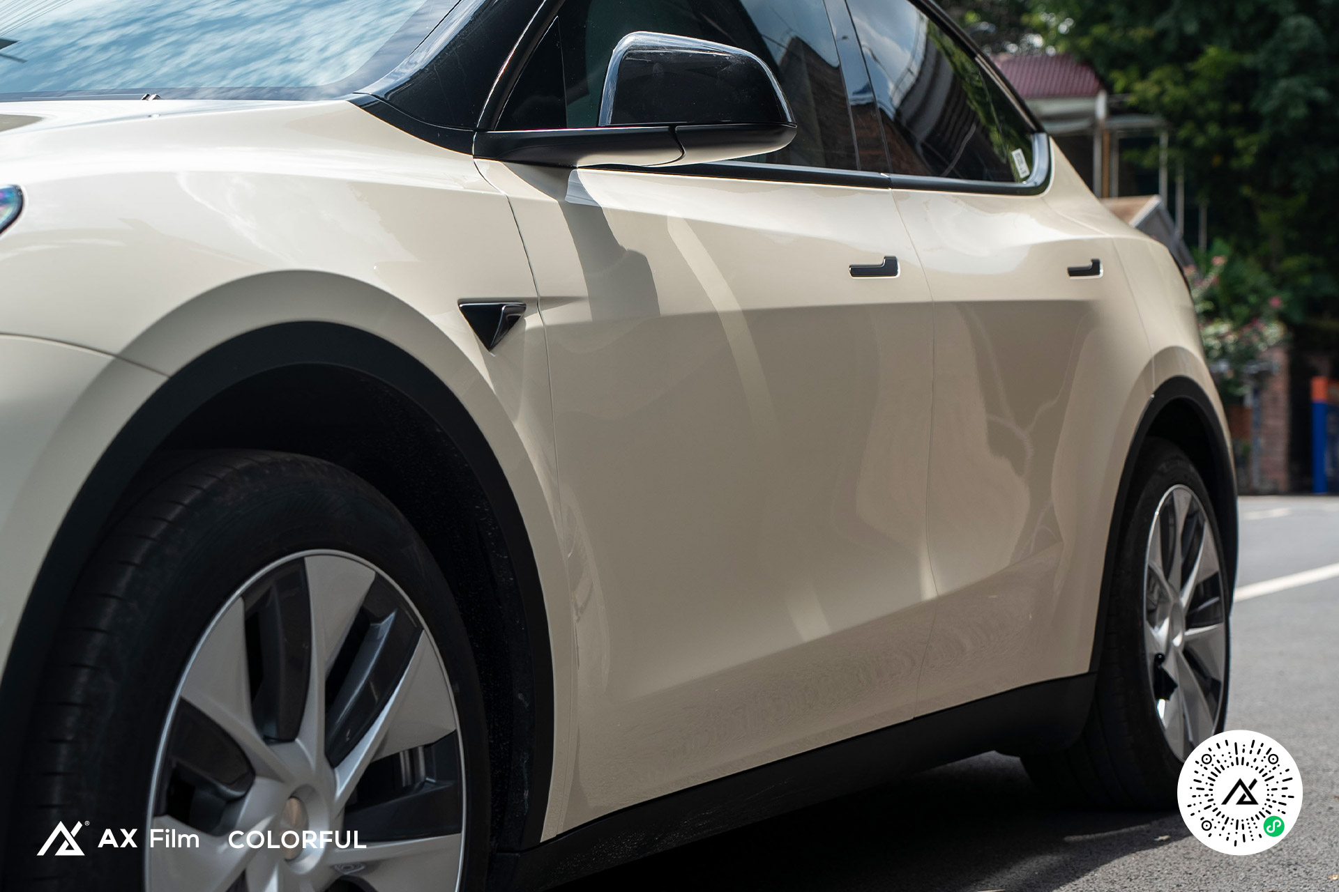 特斯拉Model Y - 胡椒白