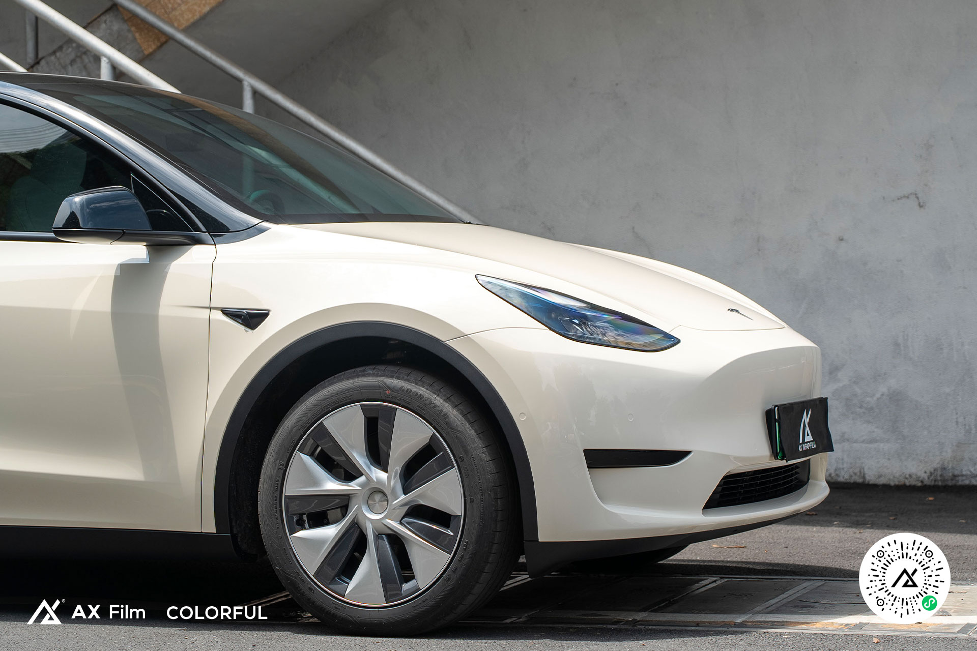 特斯拉Model Y - 胡椒白