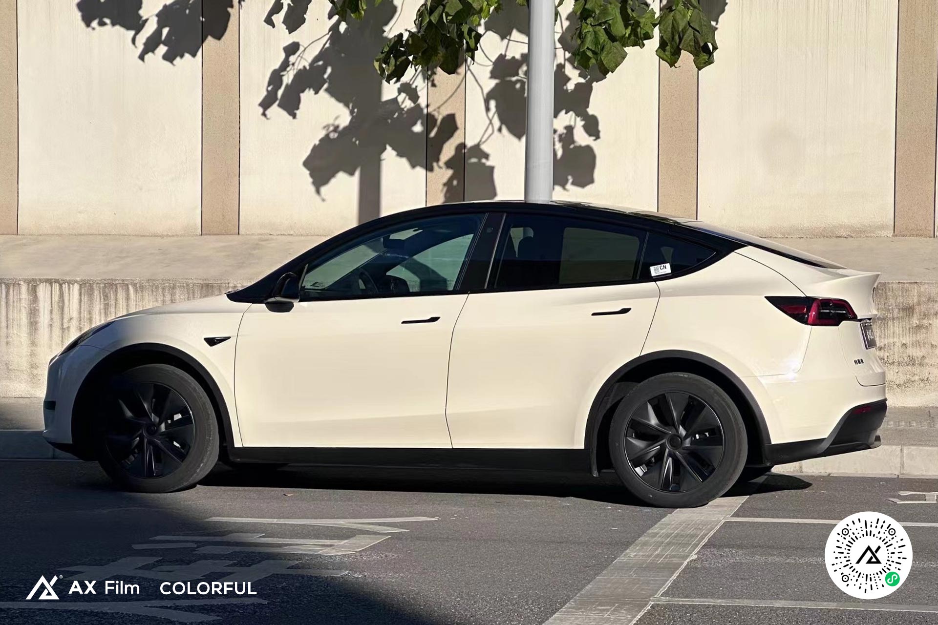 特斯拉Model Y - 胡椒白