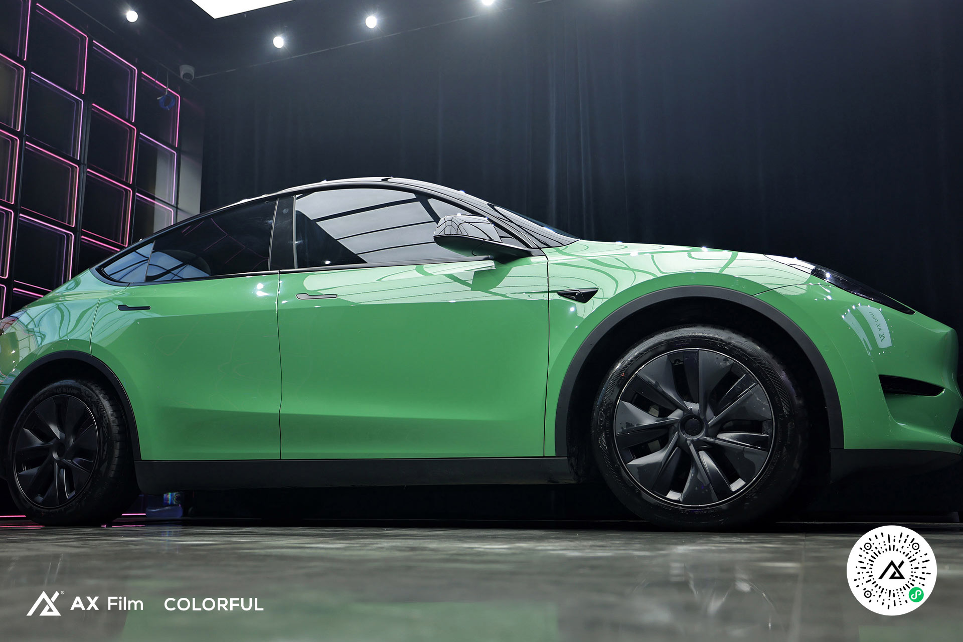 特斯拉Model Y - 鎓绿